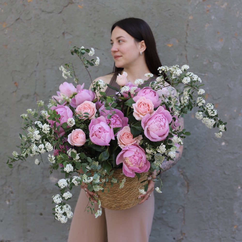 Розы – купить цветы с доставкой в Москве